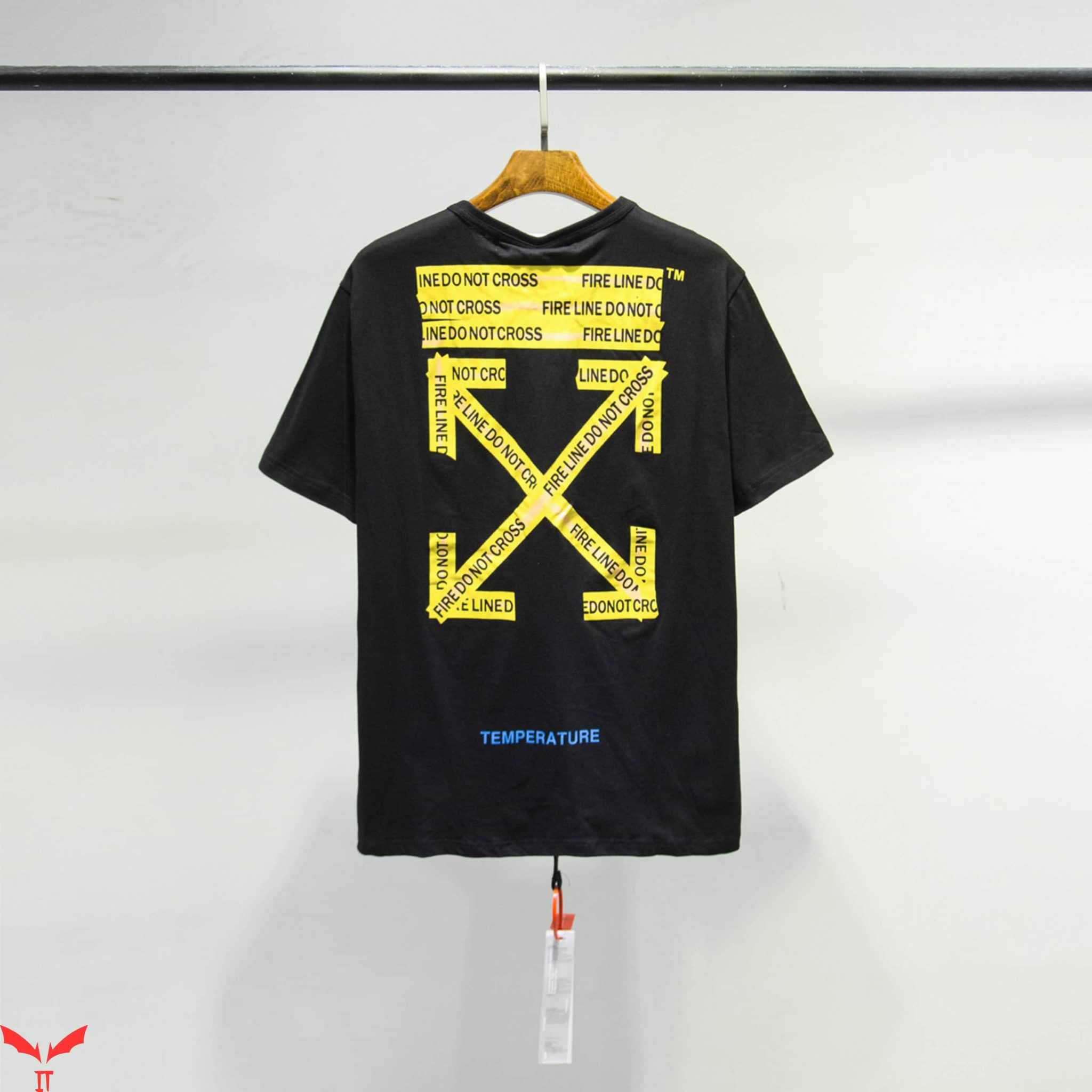 Off White T-Shirt Logo Vintage Minimalist Art Cross Arrow